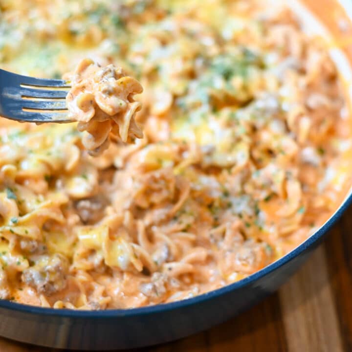 Easy Skillet Lasagna Recipe (with Egg Noodles) - Cook This Again Mom
