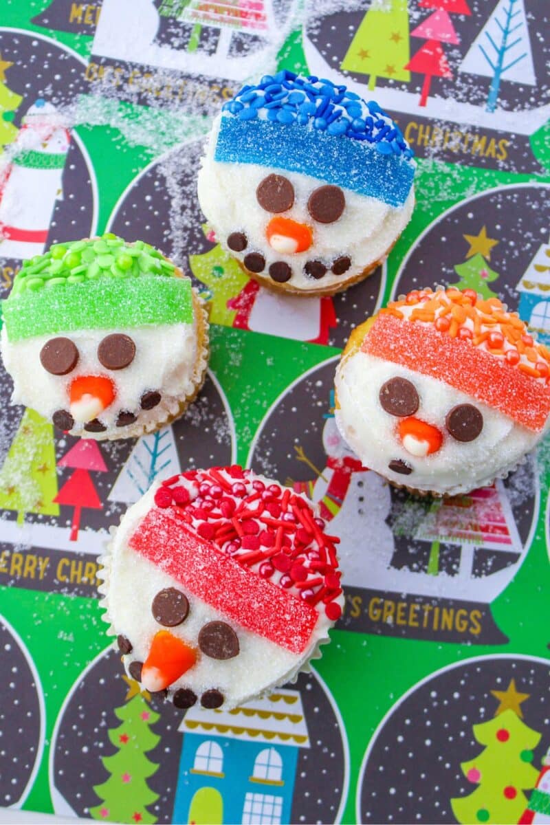 Create Snowman Cupcakes with Kids this Holiday Season!